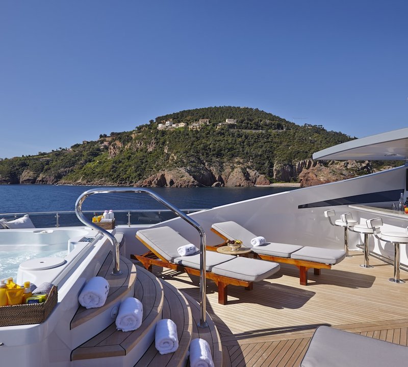 ZOOM ZOOM ZOOM Yacht Charter Details, Trinity | CHARTERWORLD Luxury ...